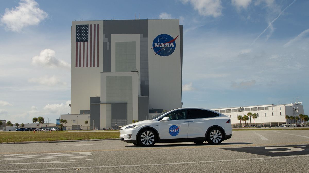 In photos: SpaceX's Crew Dragon Demo-2 mission to the International ...