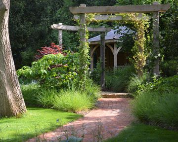 Learn the dos and don'ts of designing a path for your space | Gardeningetc