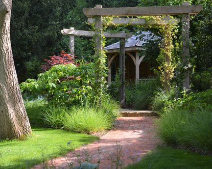 Learn the dos and don'ts of designing a path for your space | Gardeningetc