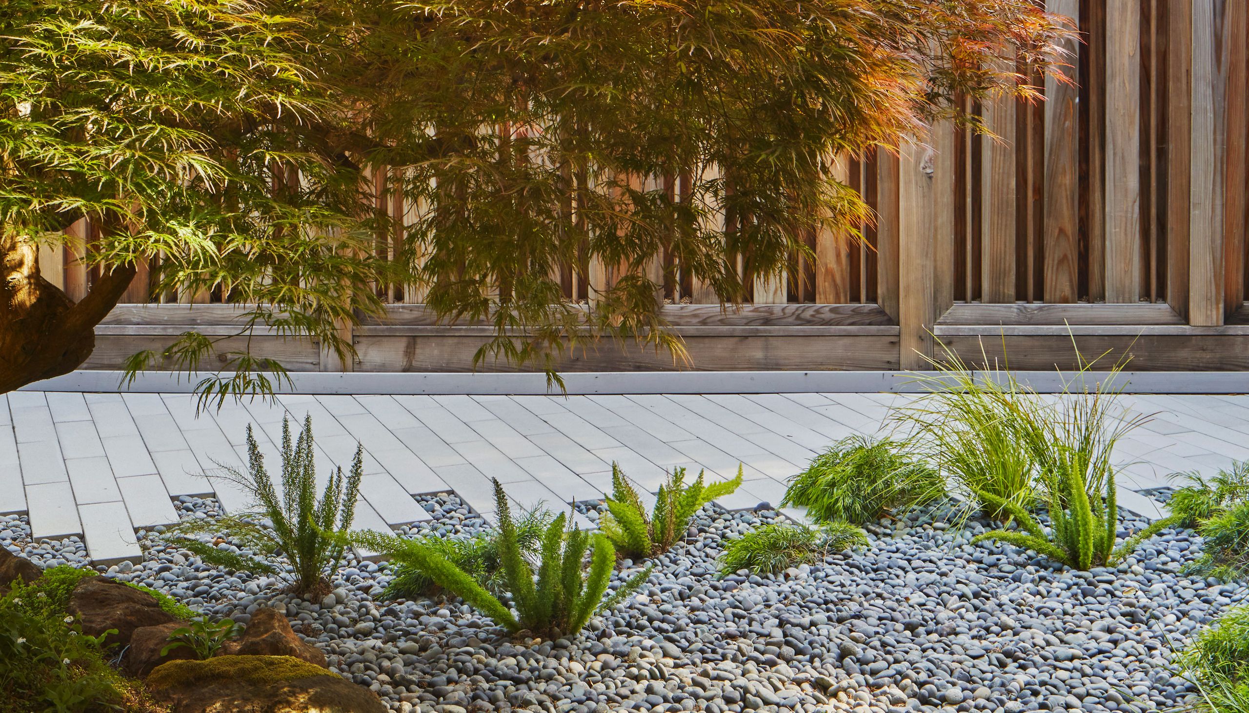 8 Japanese Gardening Tools That Will Elevate Your Backyard | Livingetc