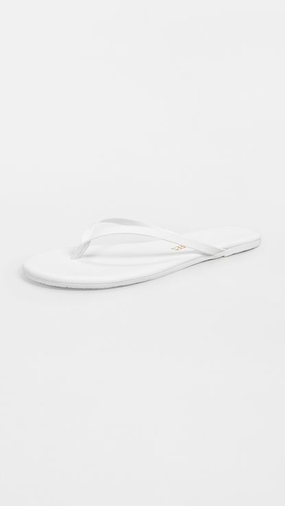 Sofia Richie Grainge Pairs Maternity Dress With $650 Flip Flops | Marie ...