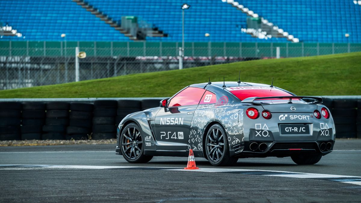 I used a PS4 controller to drive a real car remotely… and it was ...