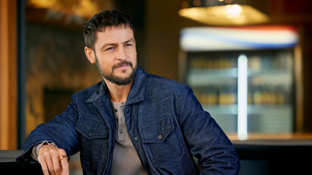 Hallmark Channel star Tyler Hynes on fans: 'It pulls me in' | What to Watch