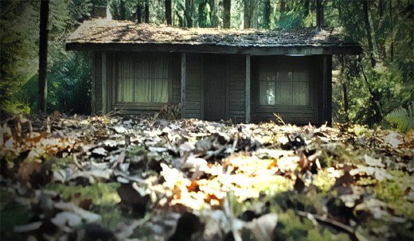 10 Terrifying Movie Haunted Houses We'd Never Spend The Night In ...