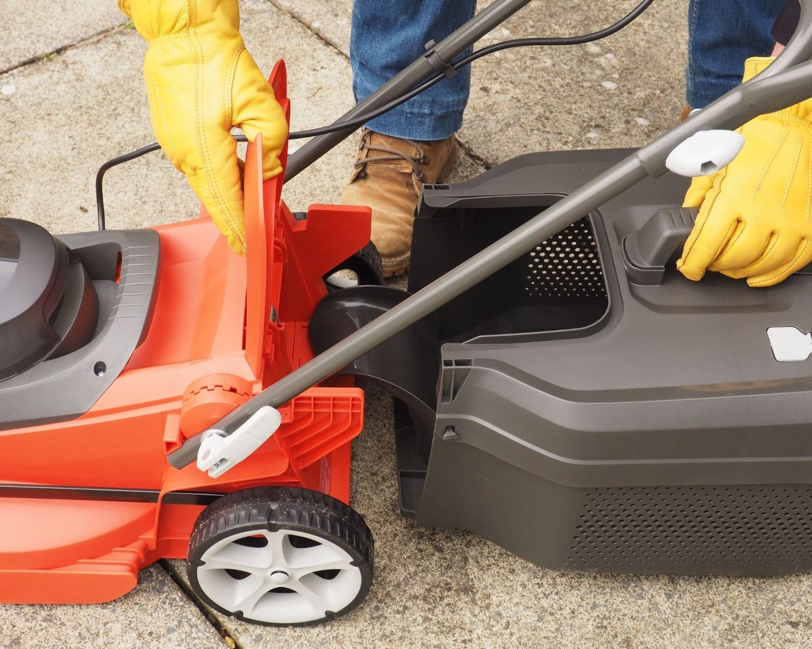 Flymo EasiStore 340R Li lawn mower review | Gardeningetc