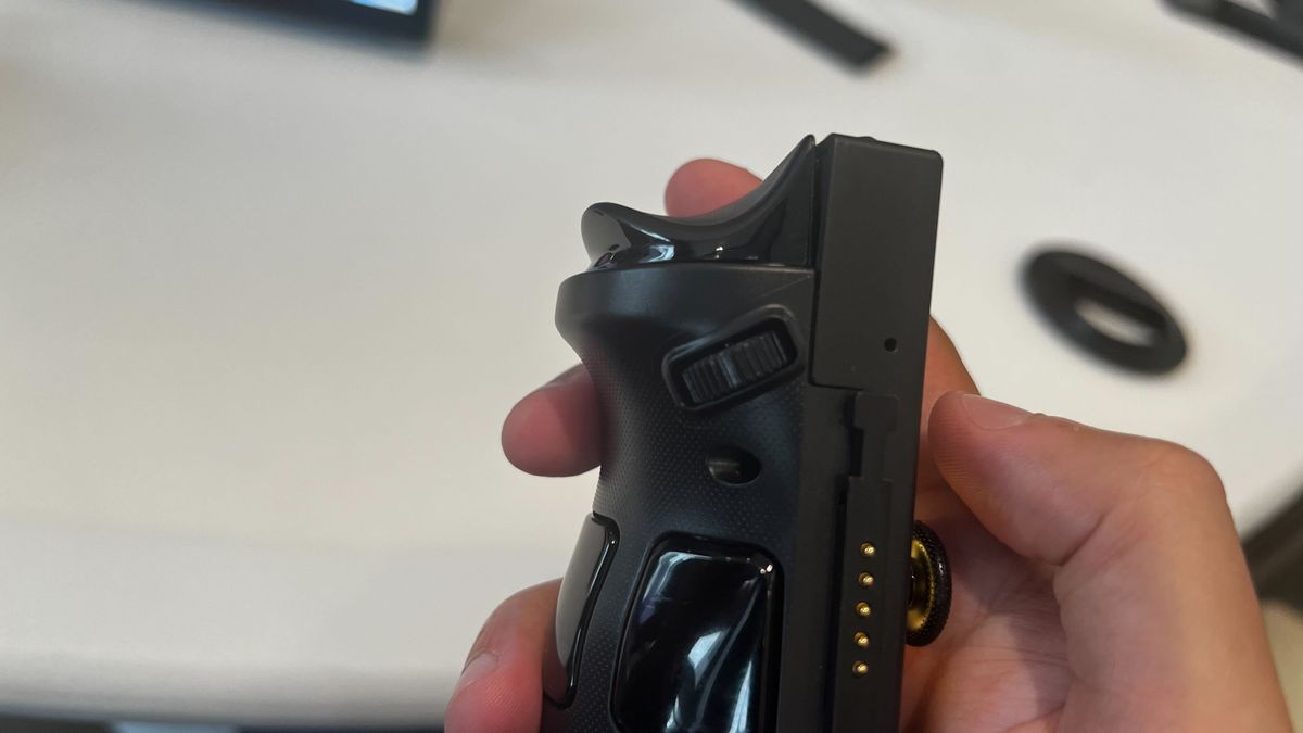 Hands-on: The Lenovo Legion Go can turn one of its controllers into a ...