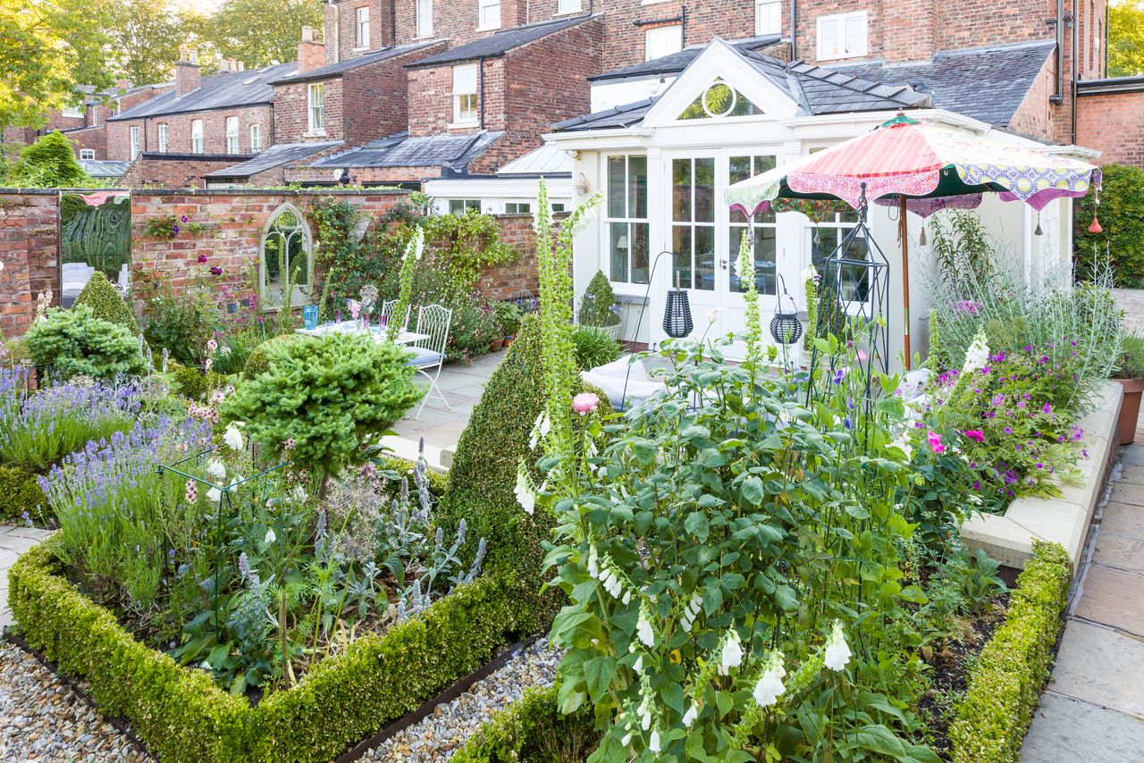 Real garden: take a tour of this blissful garden sanctuary | Real Homes