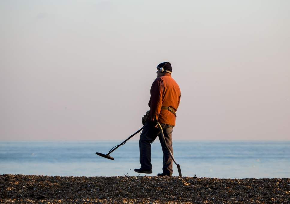 Metal detecting: how much can you make? | The Week