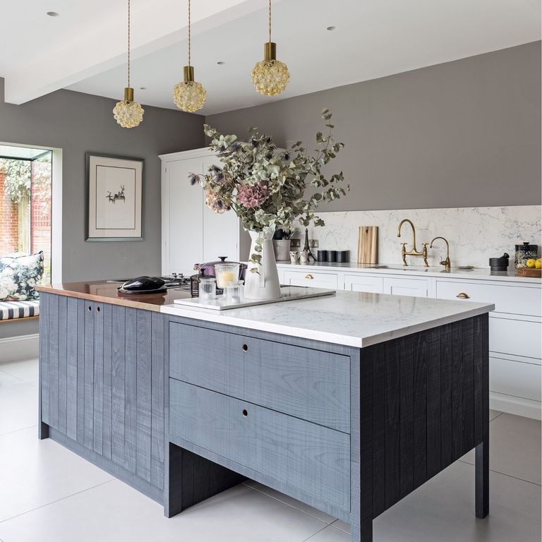 From awkward kitchen layout to an open space to cook and entertain ...