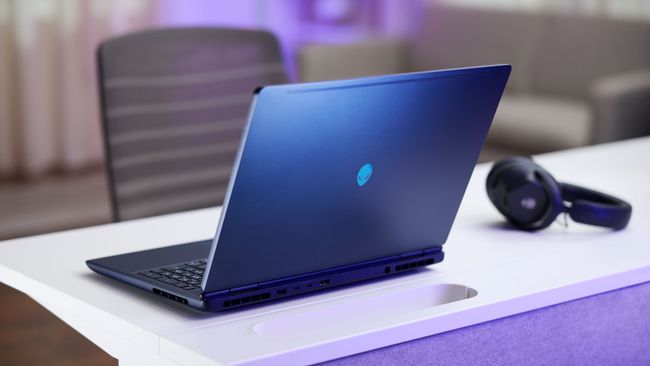 Alienware's new Aurora laptops are for gamers who crave some design ...