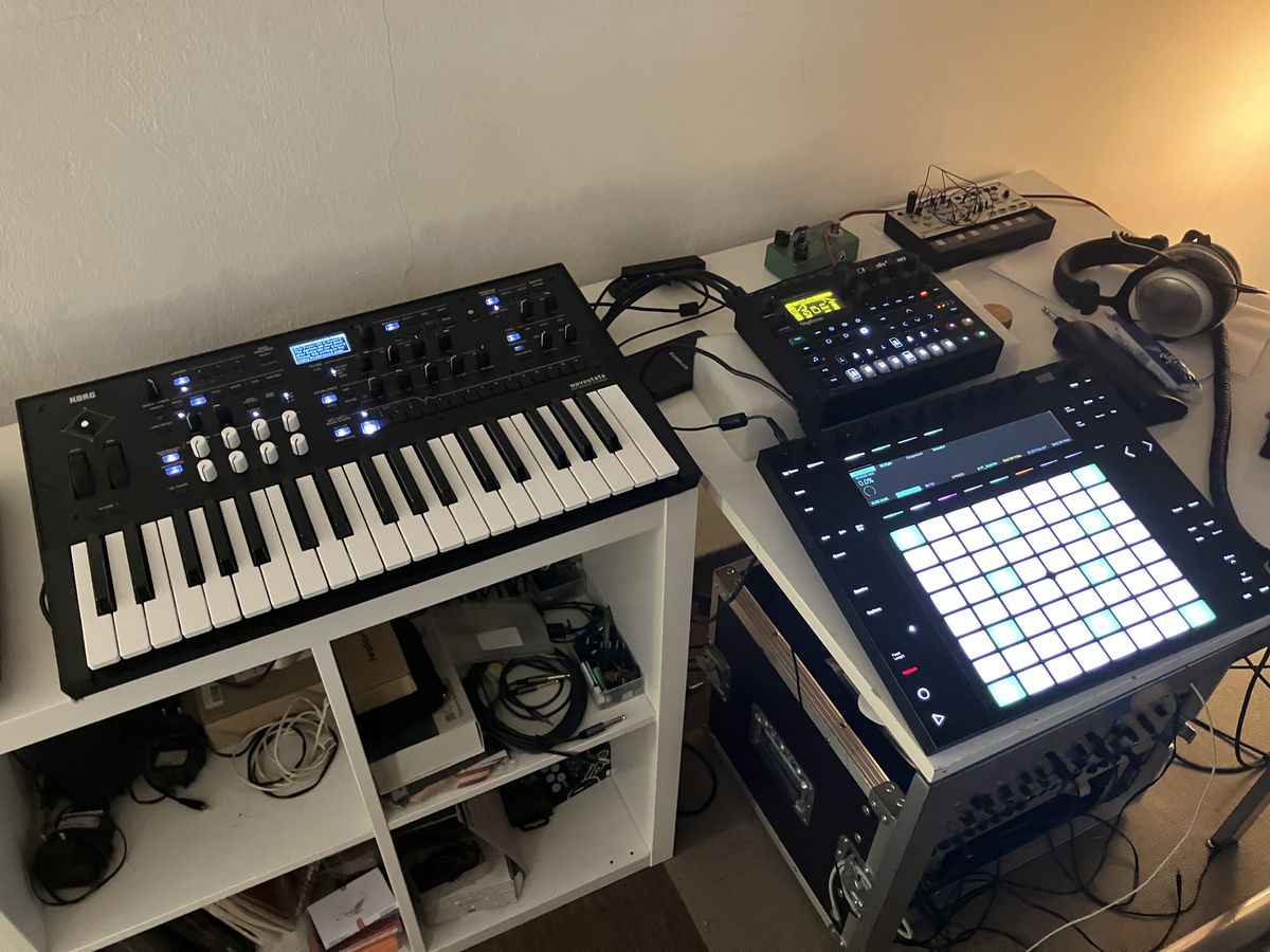 Piezo on studio gear, weird effects and why he records absolutely ...