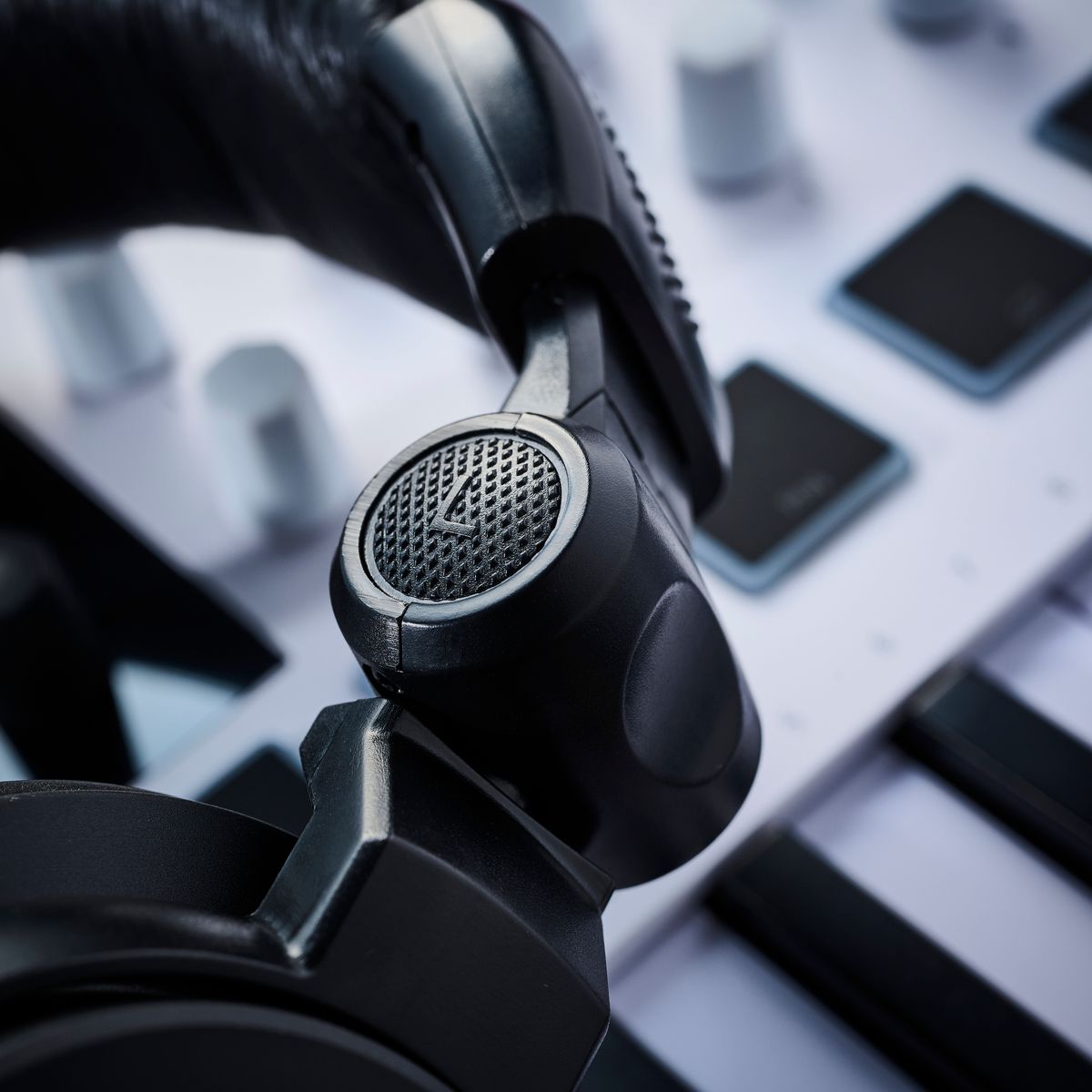 “A well-made and affordable headphone that is light, comfortable and a ...