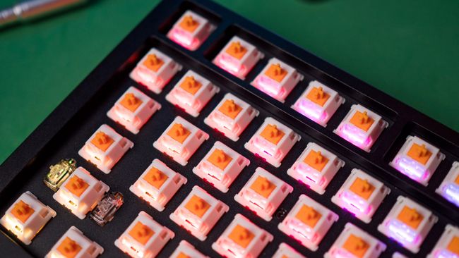 Glorious GMMK Pro review: A terrific DIY mechanical keyboard with one ...