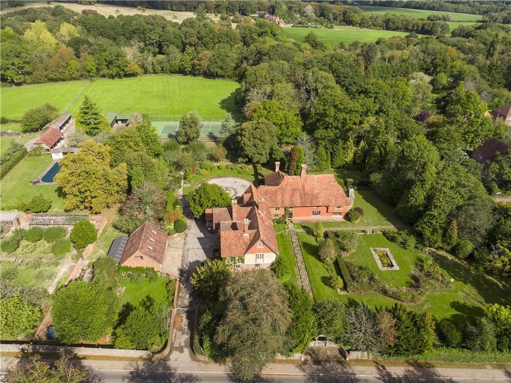 An ancient Kent manor mentioned in the Domesday Book with endless ...