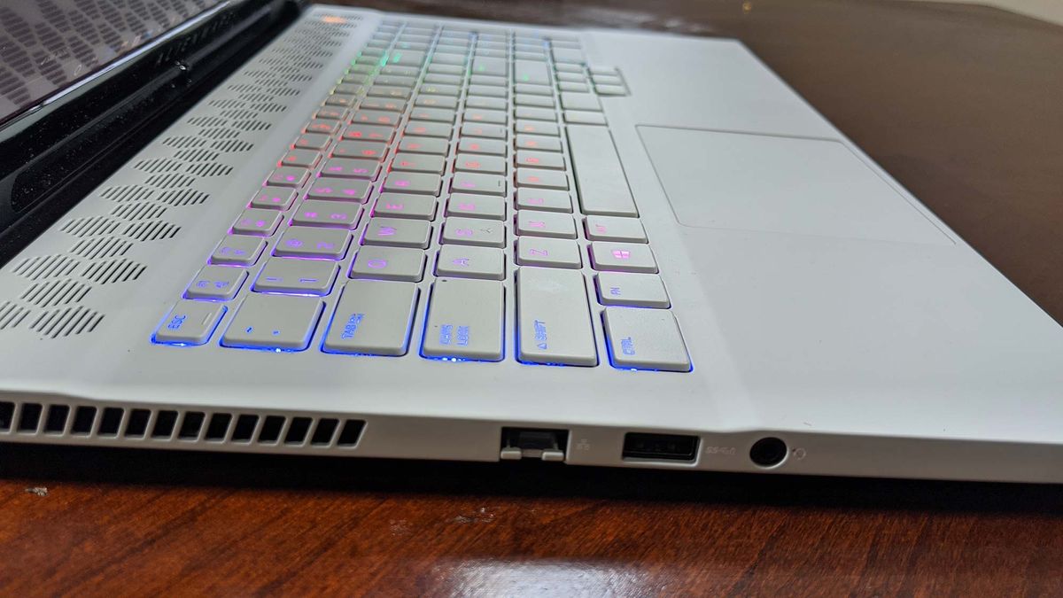 Alienware m17 R3 review | Laptop Mag