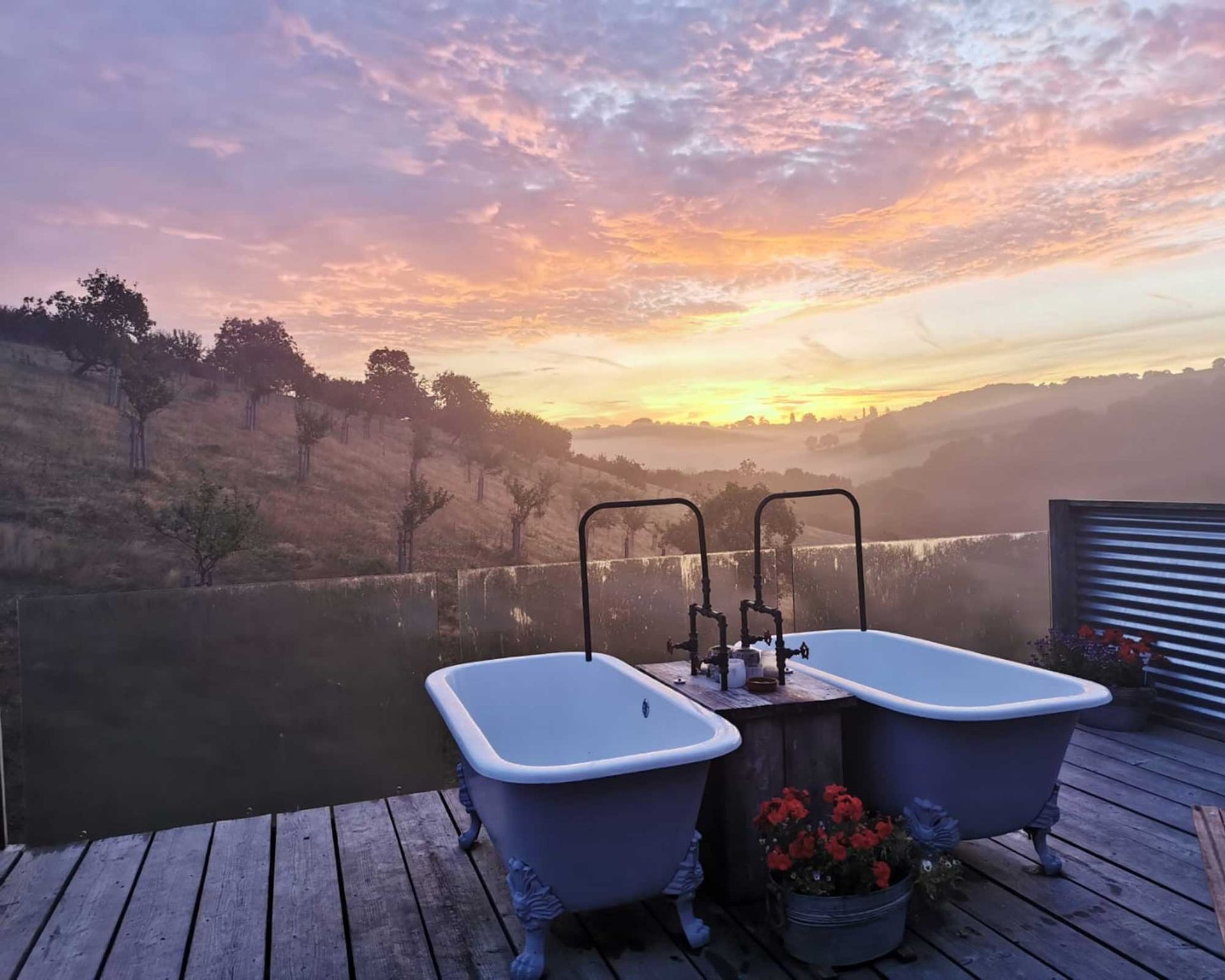 Outdoor bathtub ideas: 11 stylish designs for a relaxing soak out in ...