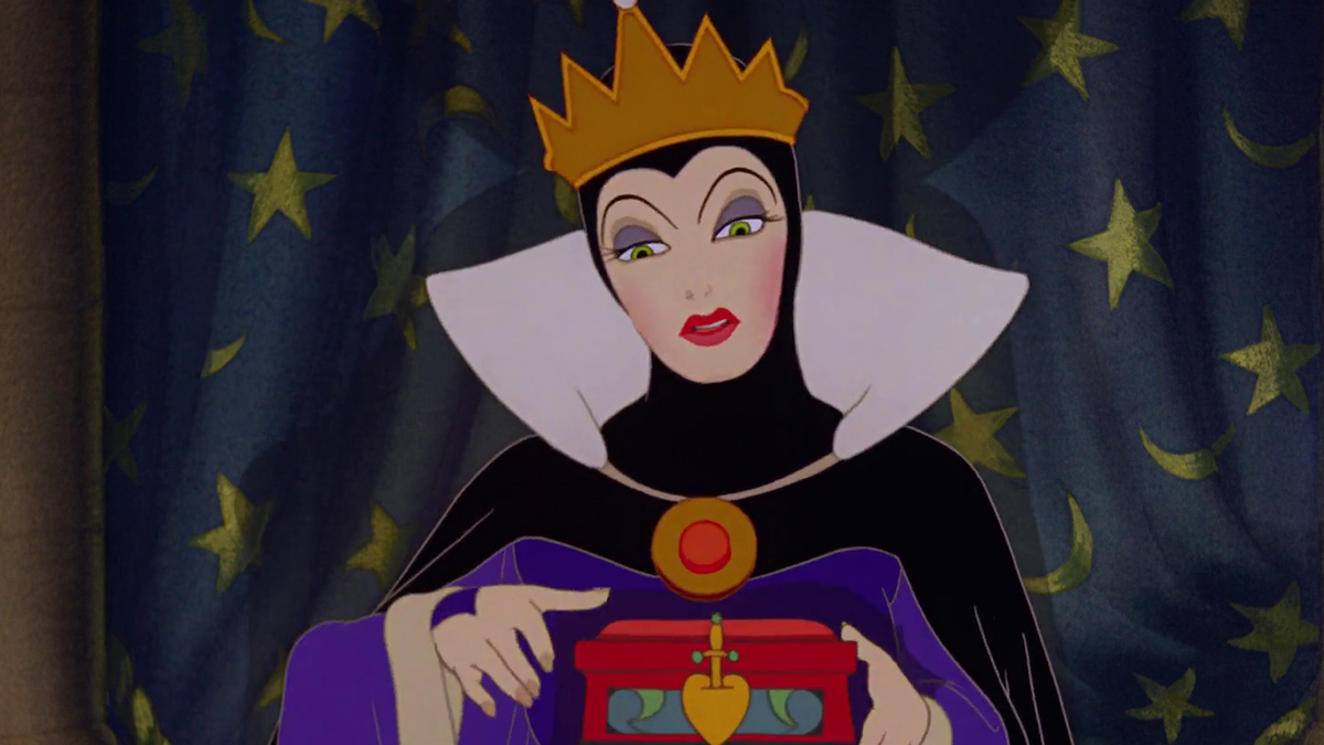 Toddler Meets Evil Queen From Snow White At Disneyland In Viral TikTok 