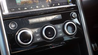 Land Rover Discovery HSE: over ground, uneven ground, Rovering free ...