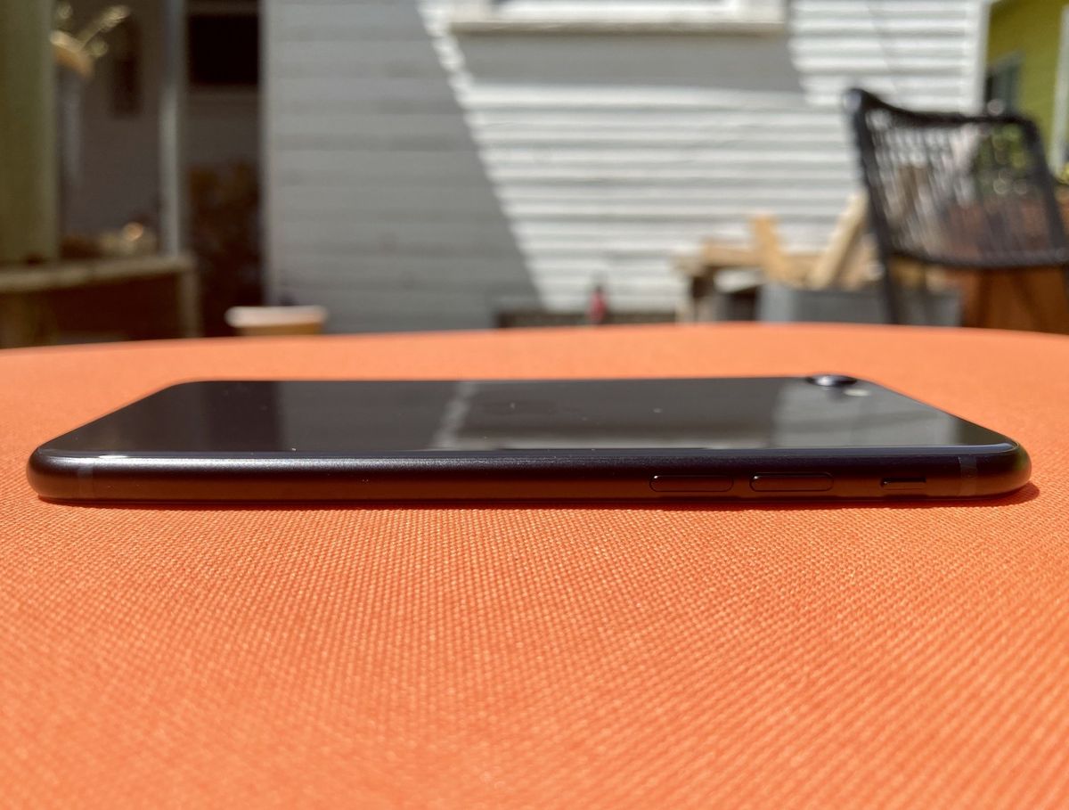 iPhone SE (2020) review: A lot of iPhone for a little bit o' money | iMore