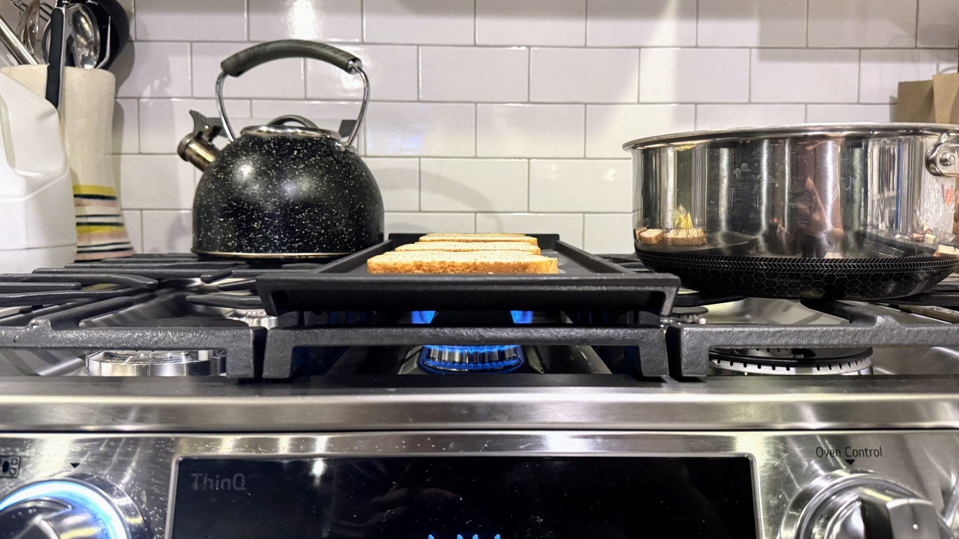 LG LSGL6337F 6.3 Cu. Ft. Smart Slide-In Gas True Convection Range ...