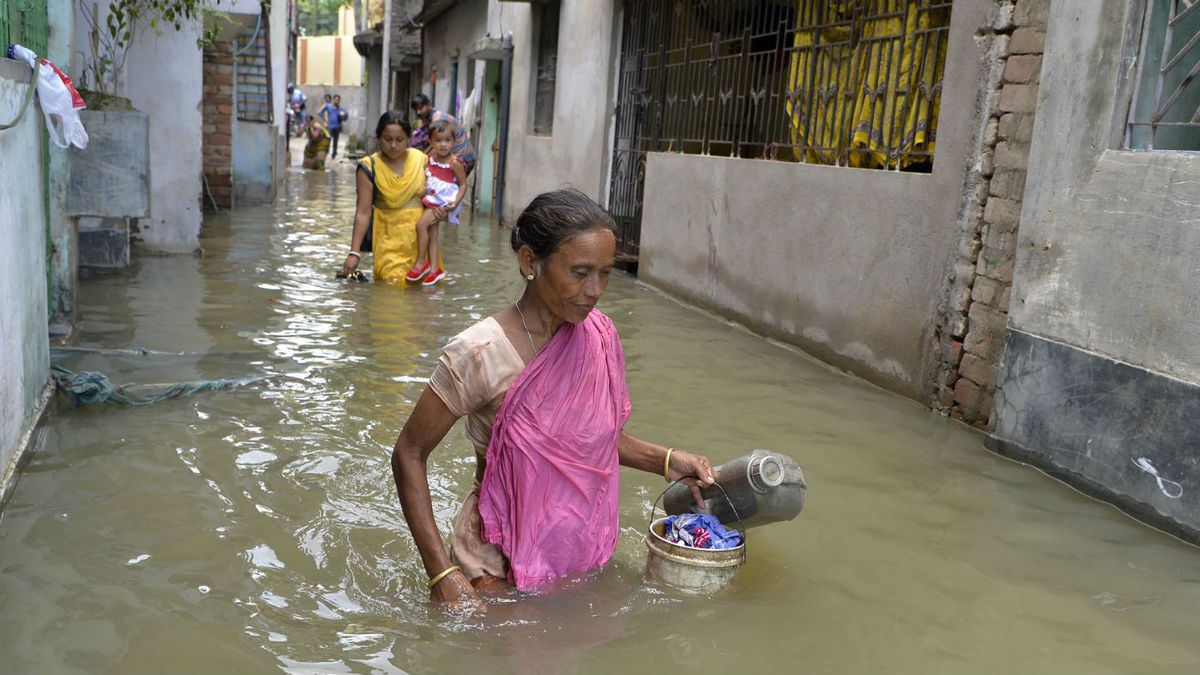Forgotten world: Floods and landslides kill 1,200 in South Asia | The Week