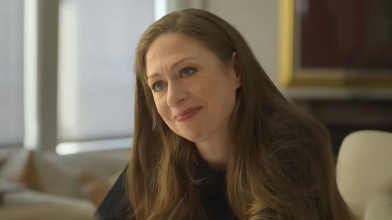 Chelsea Clinton Shares Her Honest Thoughts About SNL Spoofing Her As A ...
