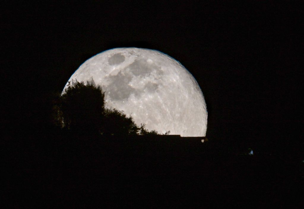 December full moon 2024 — Cold Moon puts on a dazzling show for ...