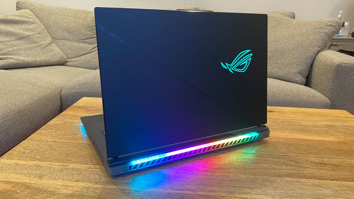 Asus ROG Strix Scar 18 Review: 13th Gen Core and RTX 4090 Go Big | Tom's Hardware