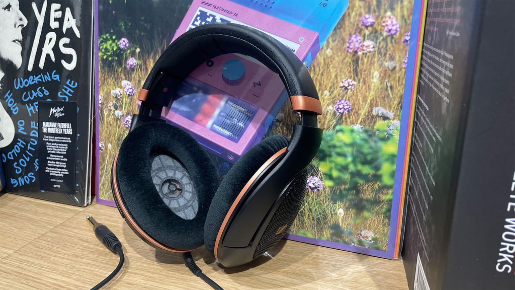 Sennheiser HD 505 review: smooth, detailed, easy-going listen in a ...