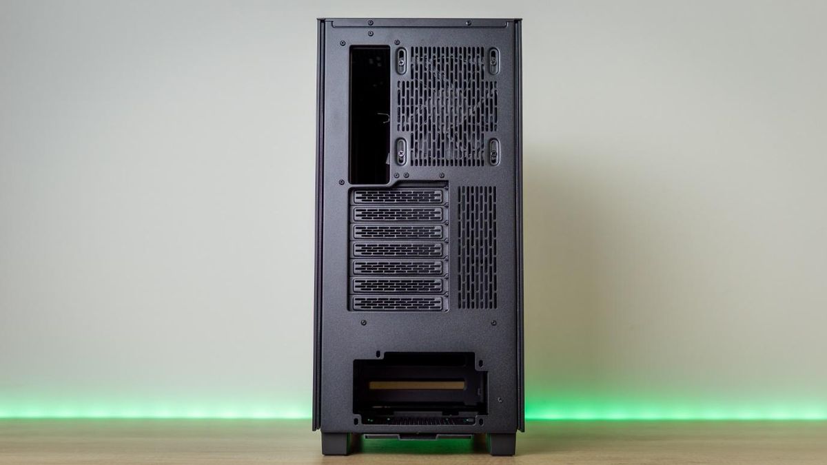 Razer Tomahawk ATX Review: If You Must Own a Razer Case | Tom's Hardware