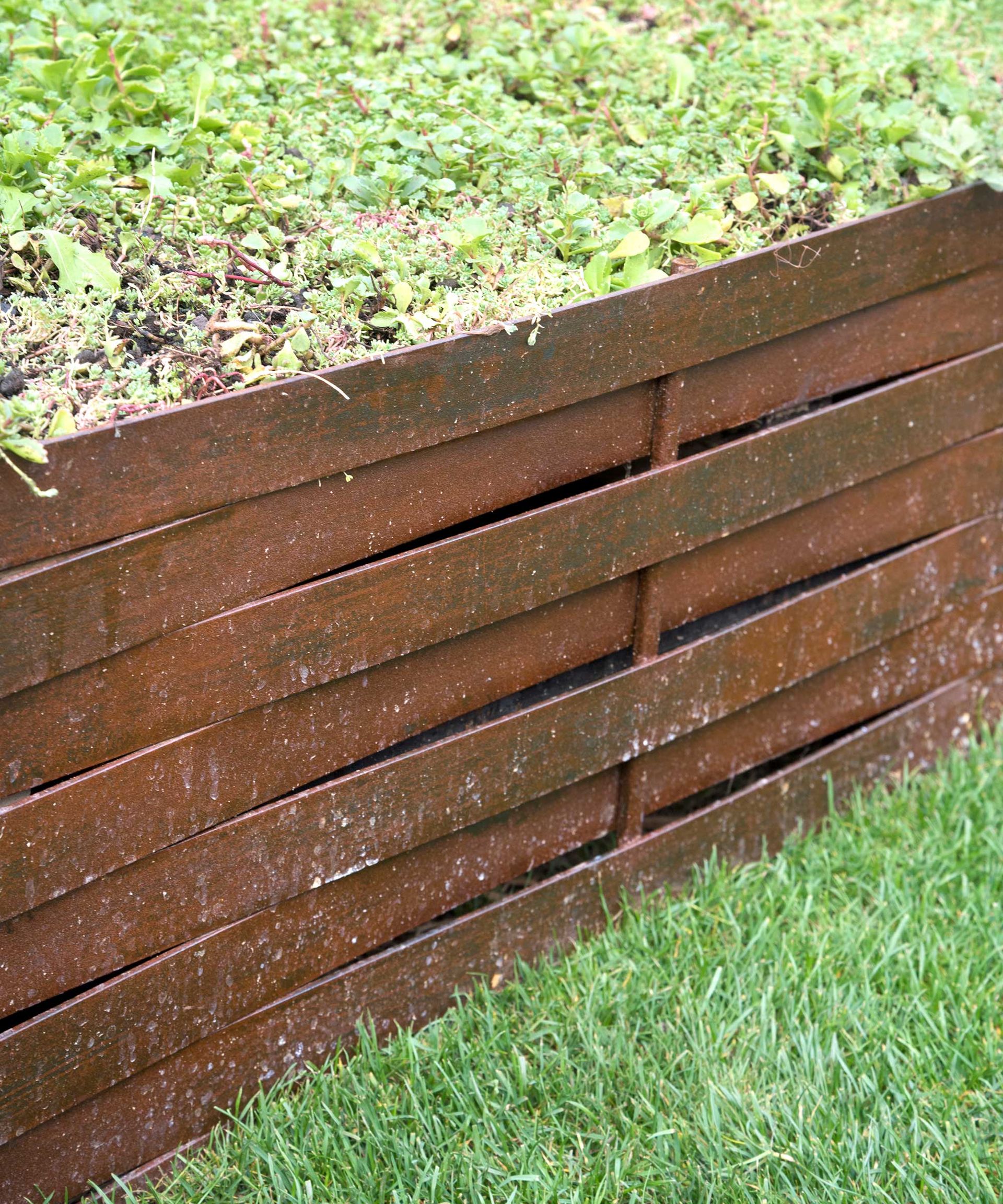 Lawn edging ideas: 15 ways to border your grass in style | Gardeningetc