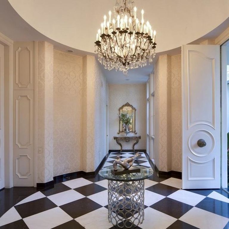 Maroon 5’s Adam Levine is selling his $18.9 million estate in LA ...