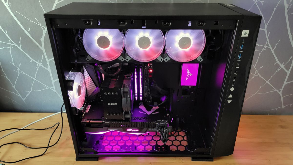 In Win's 309 Gaming Edition: Play Tetris on Your Case | Tom's Hardware