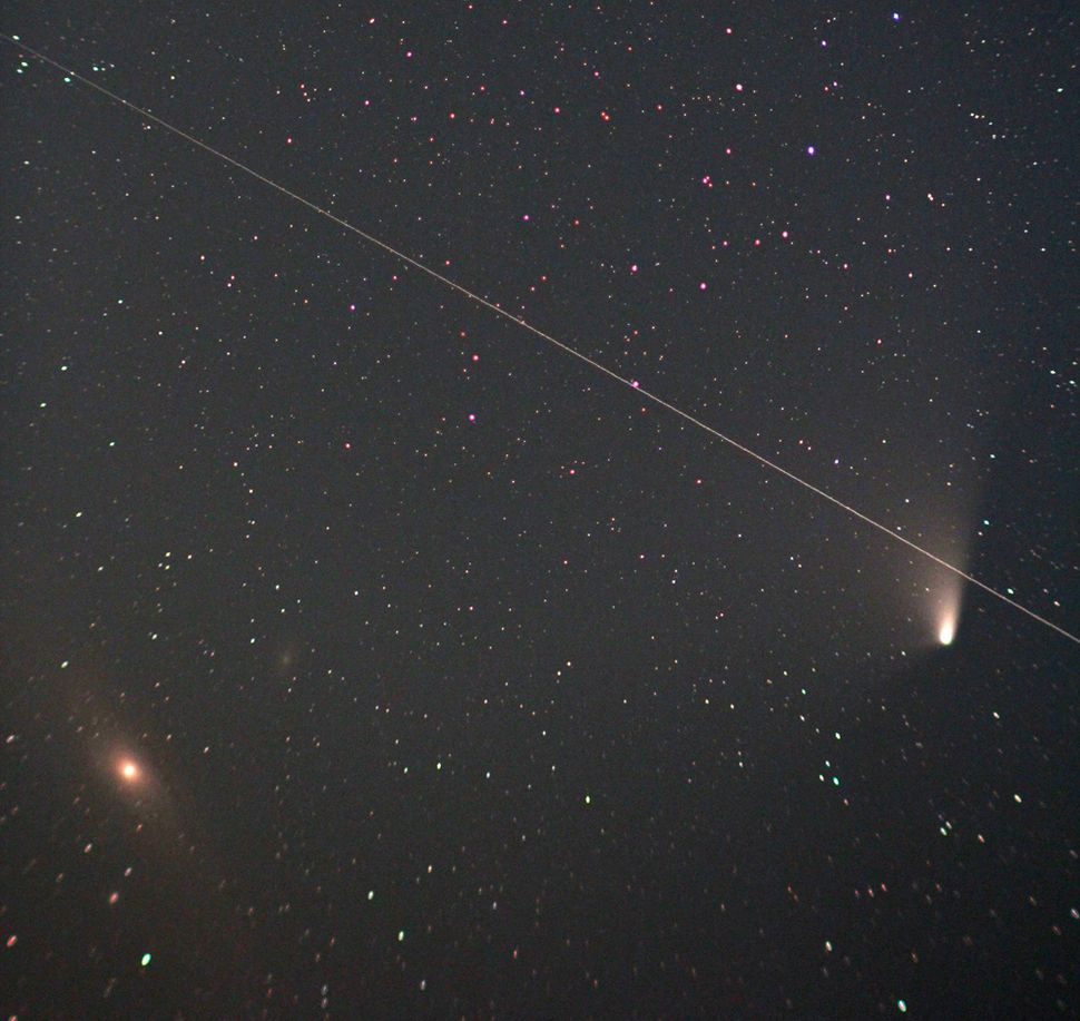 Capturing a Comet-Galaxy Conjunction | Space