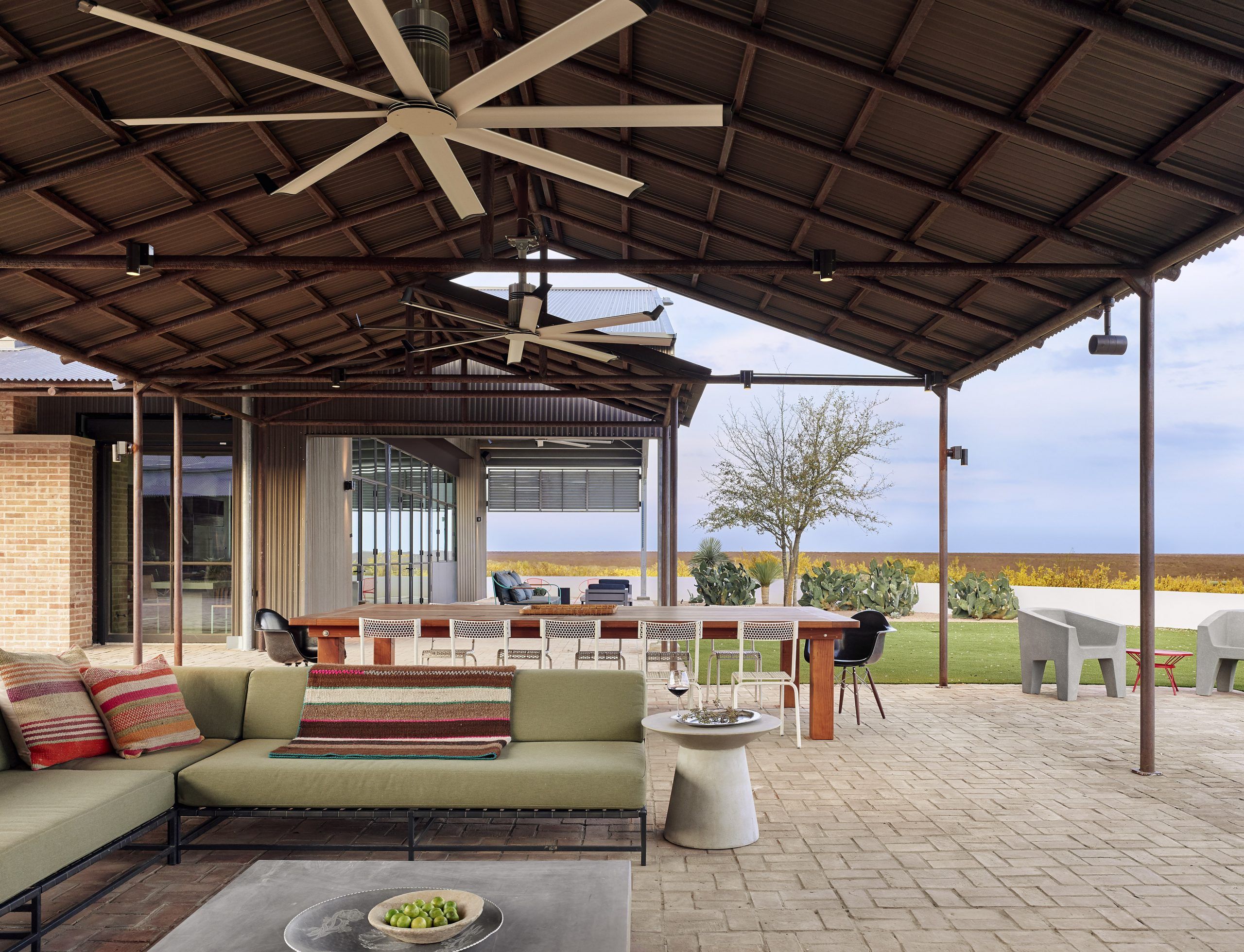 7 Colors Designers are Painting Outdoor Furniture in 2024 | Livingetc