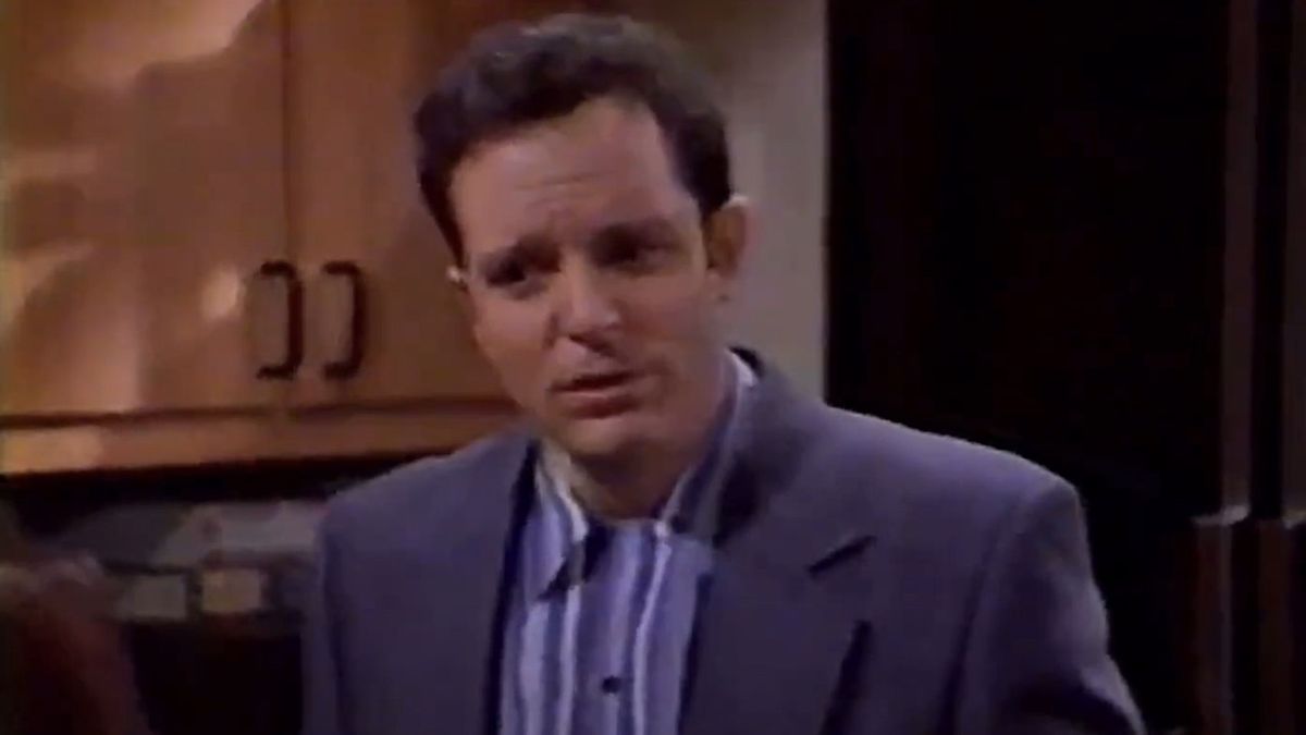 32 Stand-Up Comedians Who Passed Way Too Soon | Cinemablend