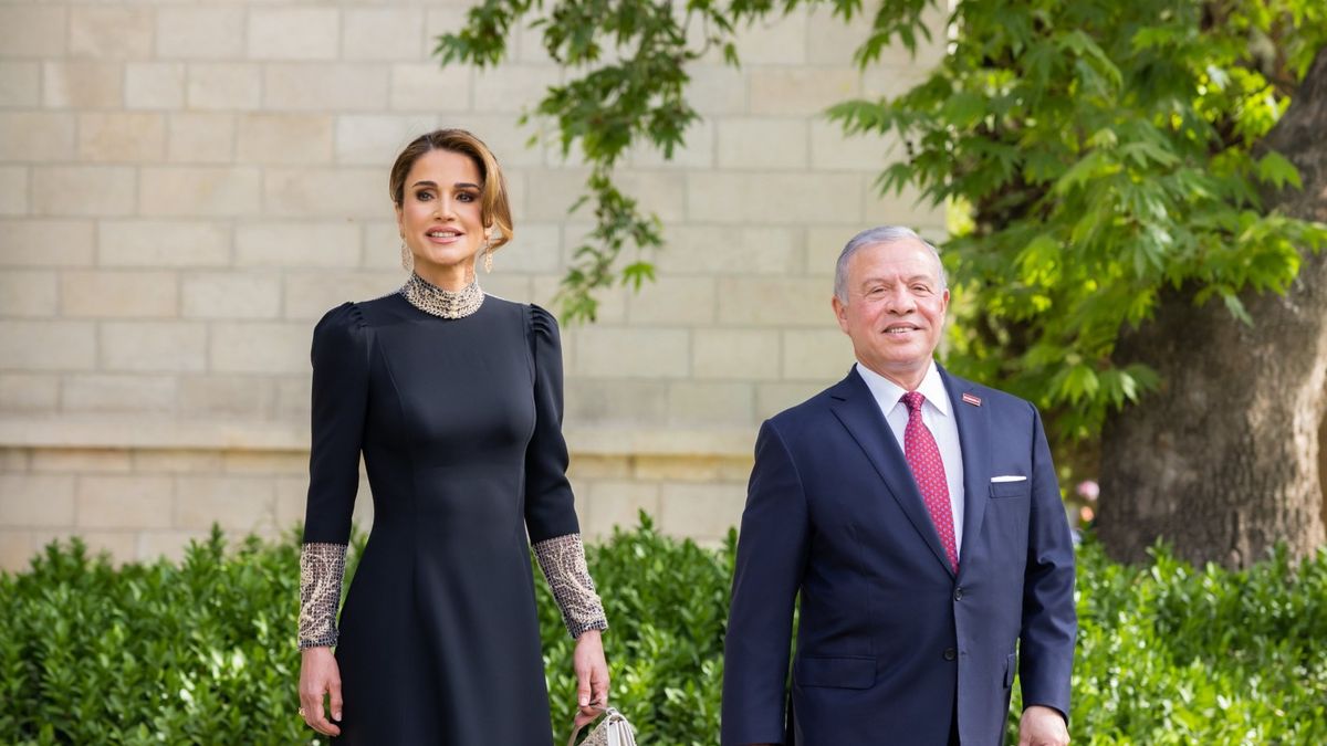 Queen Rania's highly decorated dresses stun at Royal Wedding | Woman & Home