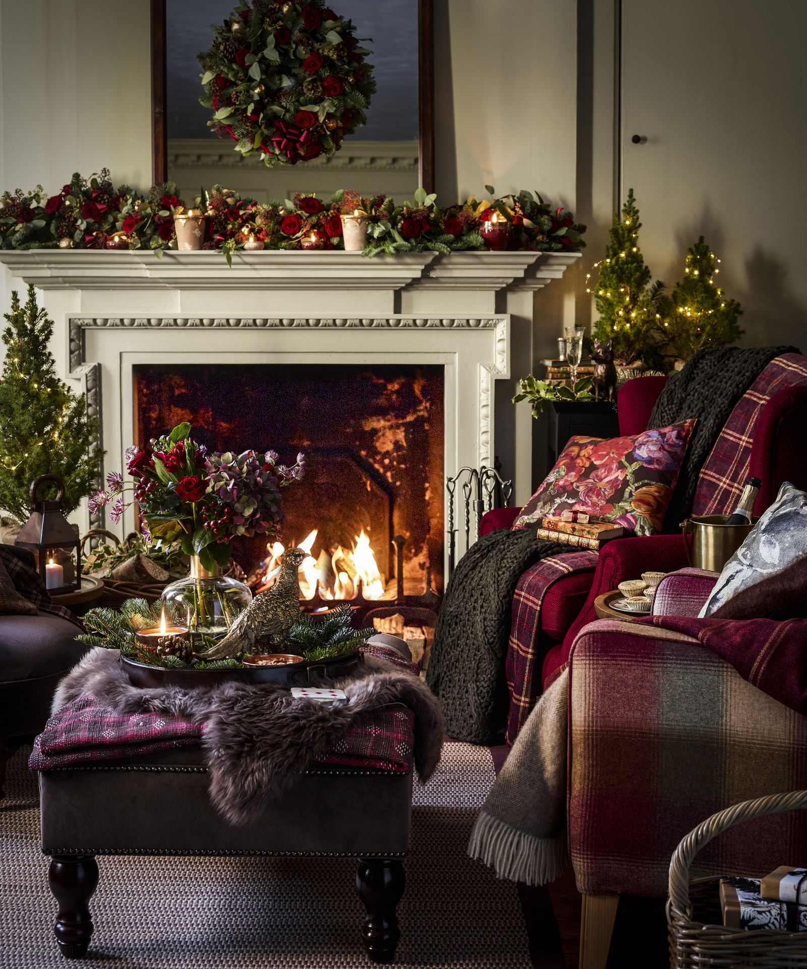 Christmas living room decor ideas: 25 tips for festive style | Homes ...