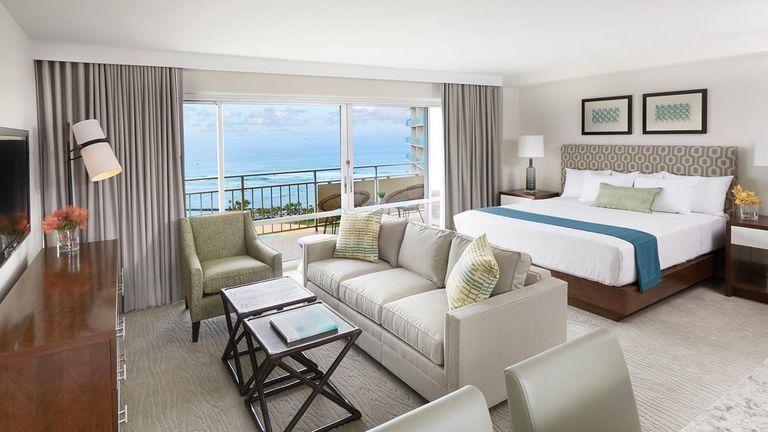 Weekend Trip Guide: Where to Stay, Eat, and Drink in Honolulu, Hawaii ...