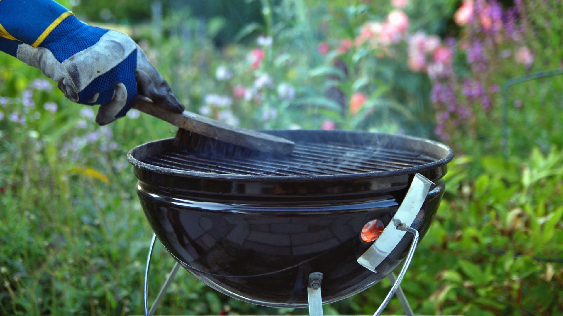 Experts recommend using coffee to clean your grill — here's how to do ...