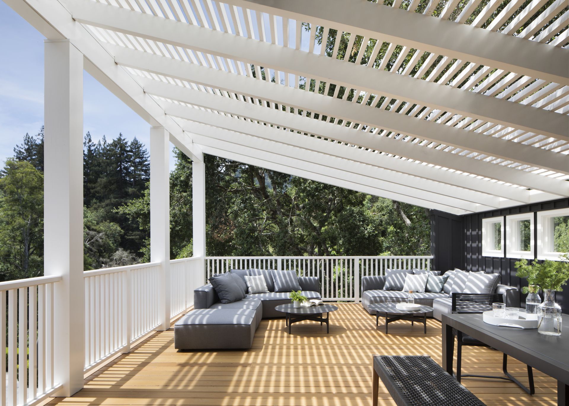 How to make the deck look expensive? 10 tips from experts | Livingetc