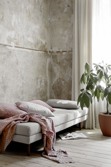 9 daybeds in living rooms that showcase this furniture idea | Livingetc