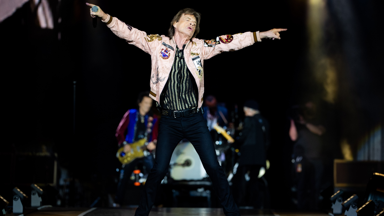 Mick Jagger reveals his intense workout routine before going on tour ...
