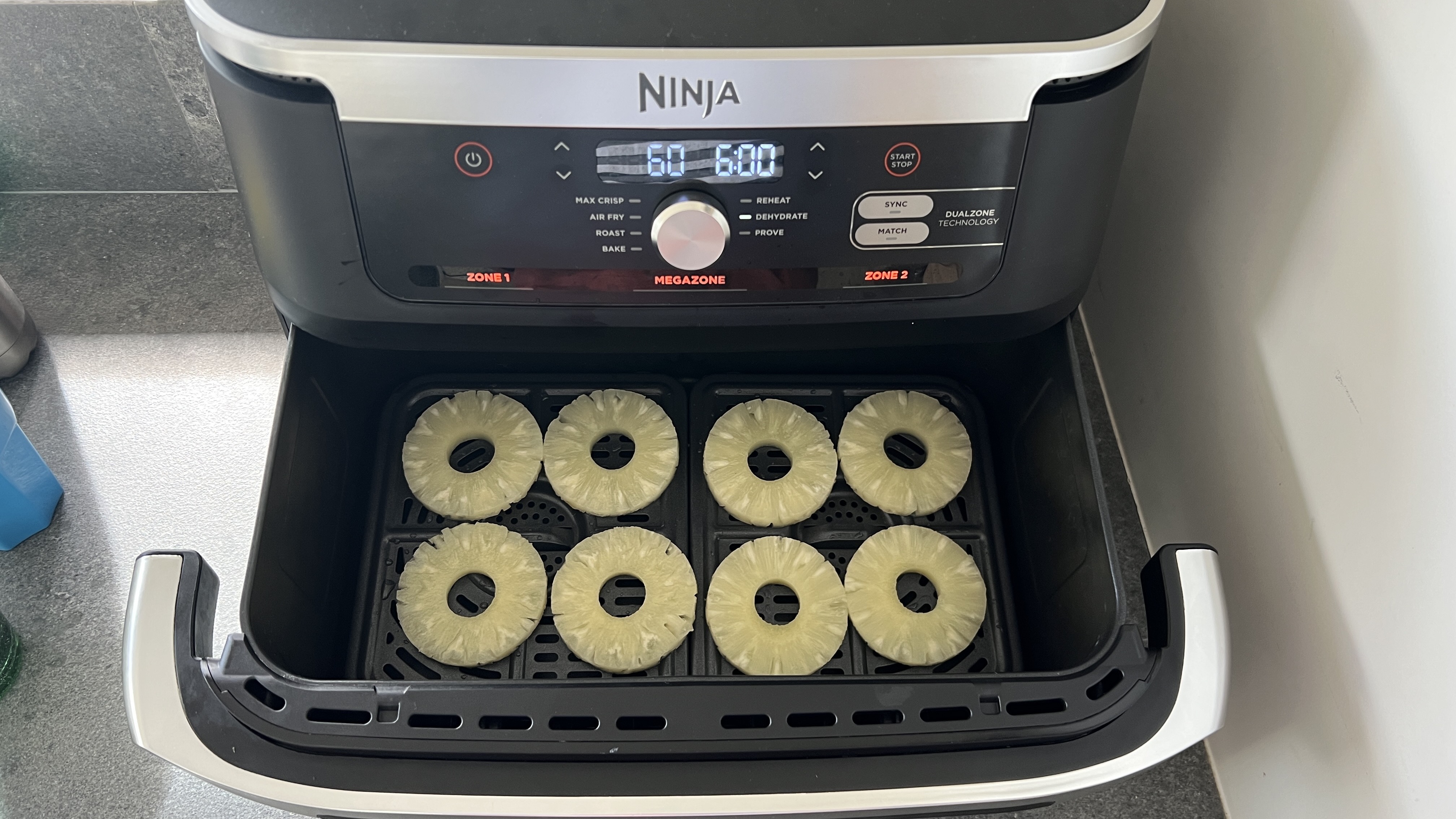 Ninja Foodi 11 Quart 7-in-1 MegaZone XL FlexBasket Air Fryer review | Top Ten Reviews