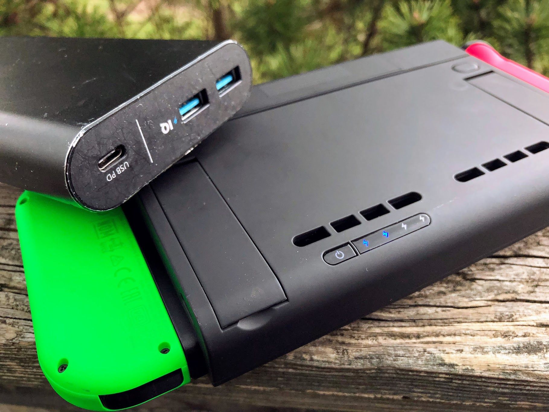 Battery Backup vs. Battery Case: Which is best for your Nintendo Switch ...