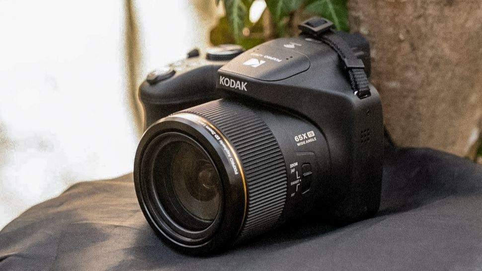 Kodak's newest bridge camera goes on sale next month with a MEGA 65x ...