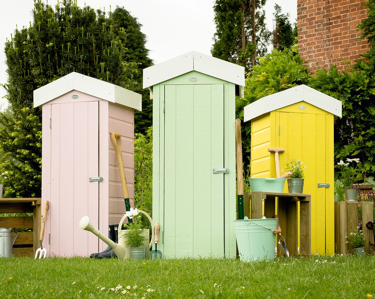 13 striking shed paint ideas for a speedy garden update | Real Homes