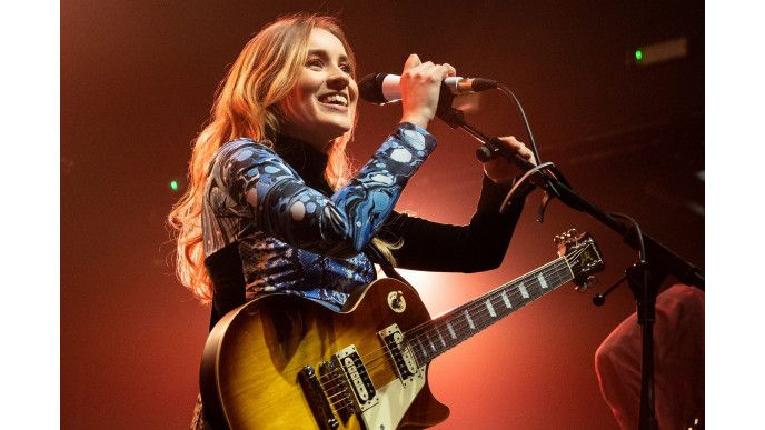 This singer is trying to find the stranger who inspired her new song ...