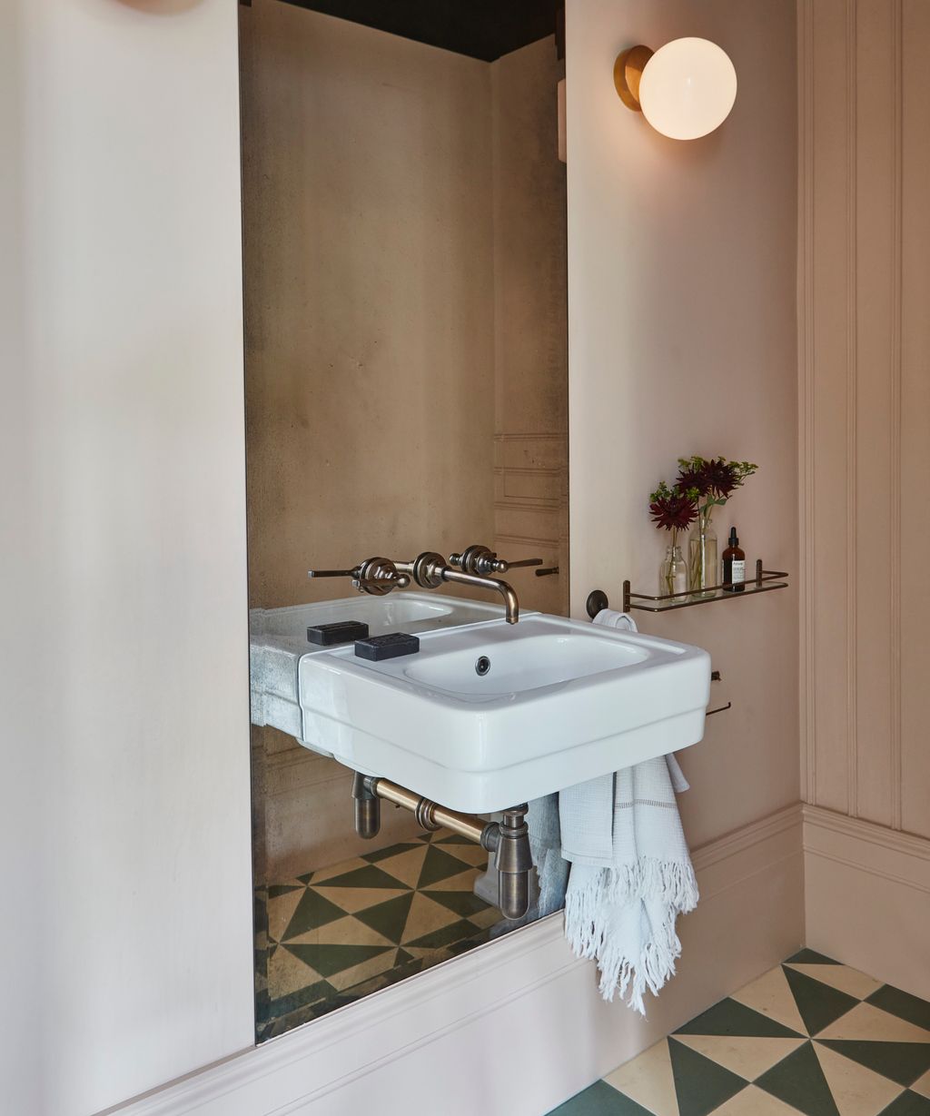 10 narrow bathroom ideas: chic and practical design tips | Homes and ...