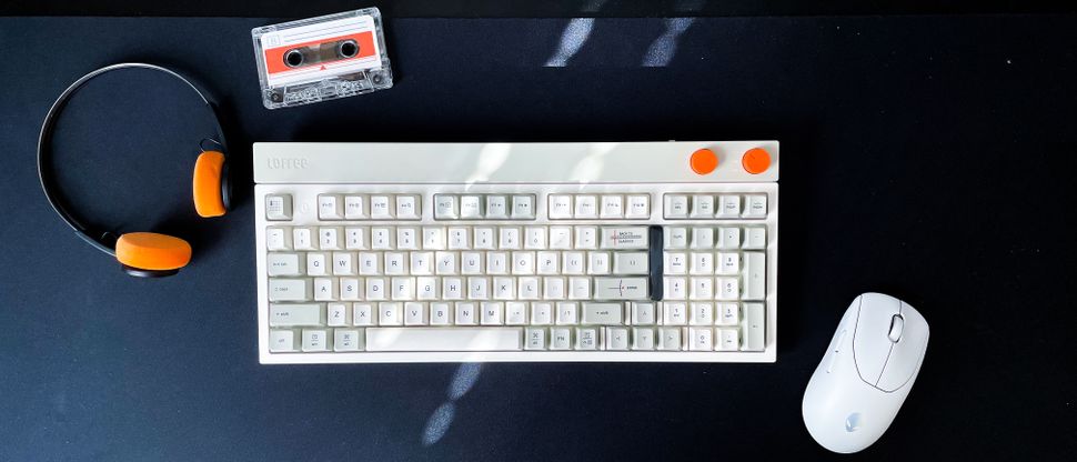 Lofree Block mechanical keyboard review: Type like it’s 1989 with this ...